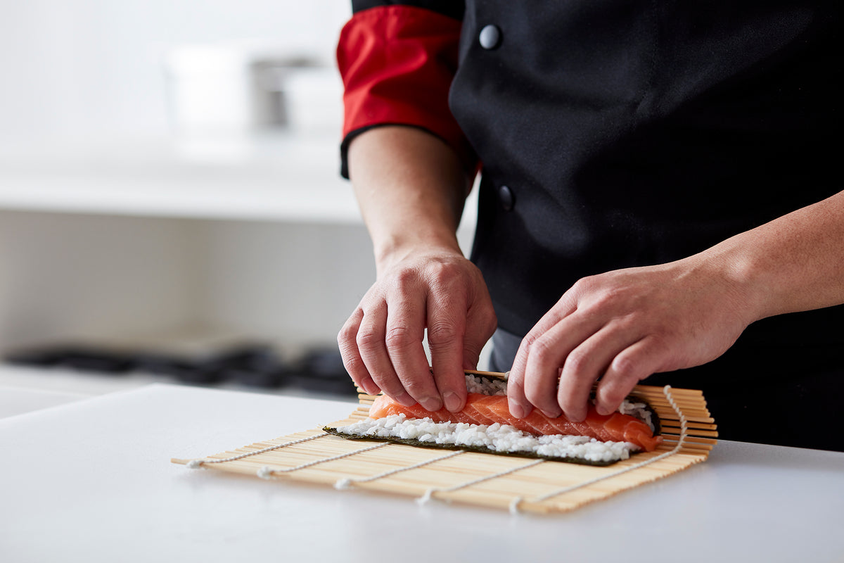 How To Roll Sushi: 6 Steps To Make Perfect Sushi | Kelly Loves